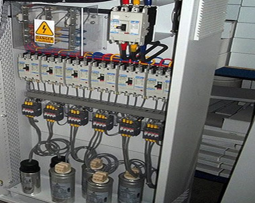 Instalación y Mantenimiento de Bancos de Capacitores – Proyectos Famoca S.A.C.